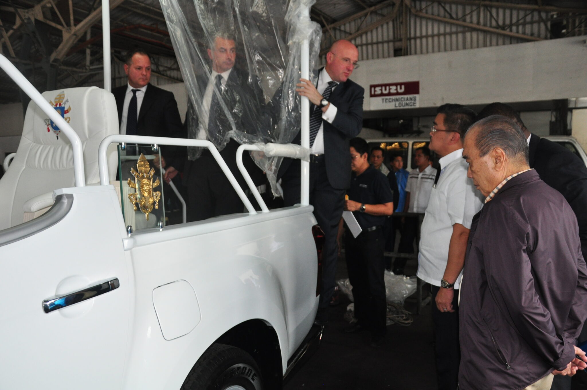 The Popemobile | Gencars, Inc.